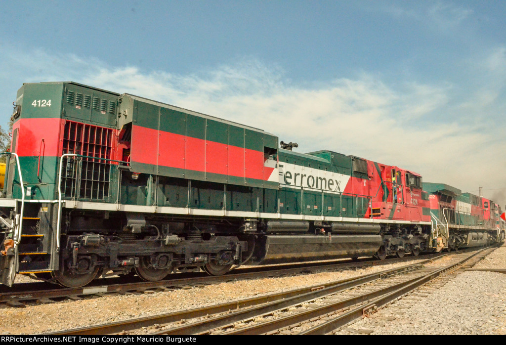FXE SD70ACe Locomotive with Ears